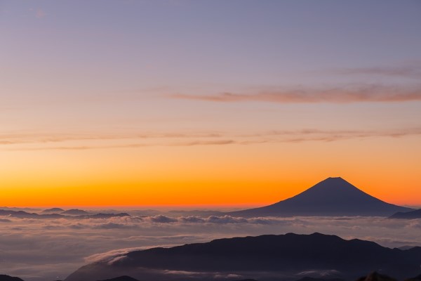 Gênesis 36:8 — Portanto Esaú habitou no monte de Seir; Esaú é Edom ...